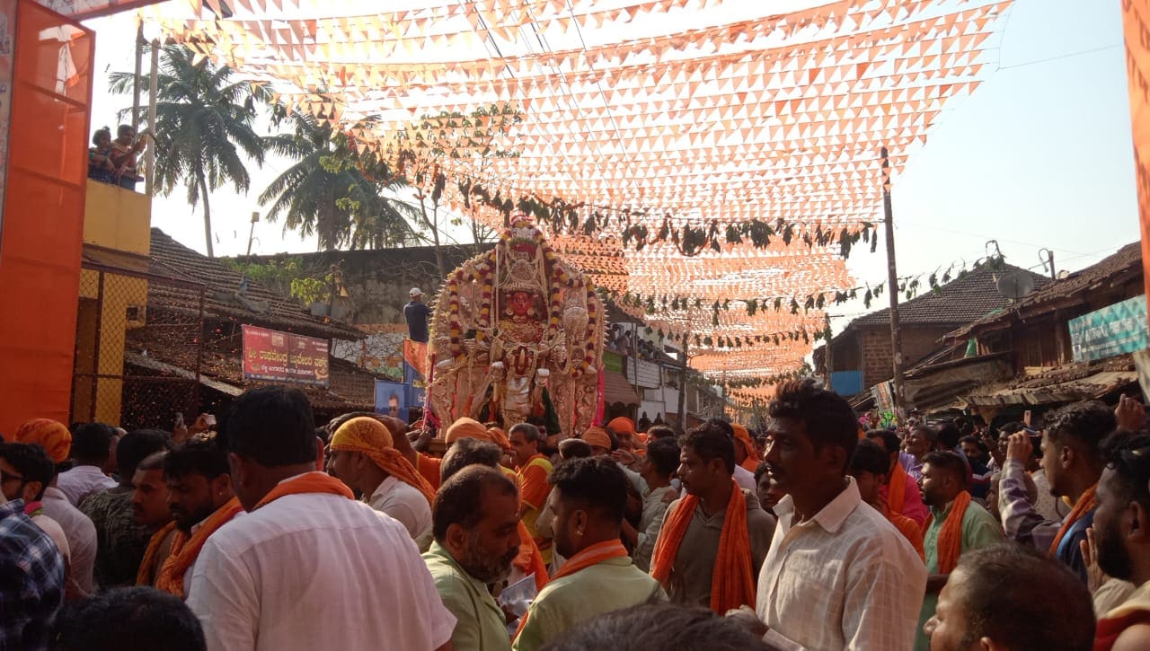 Yellapur Jatra 2023: ದೇವಮ್ಮ ದುರ್ಗಮ್ಮರ ಪುರಪ್ರವೇಶ, ಶುರುವಾಯ್ತು ಅದ್ದೂರಿ ...