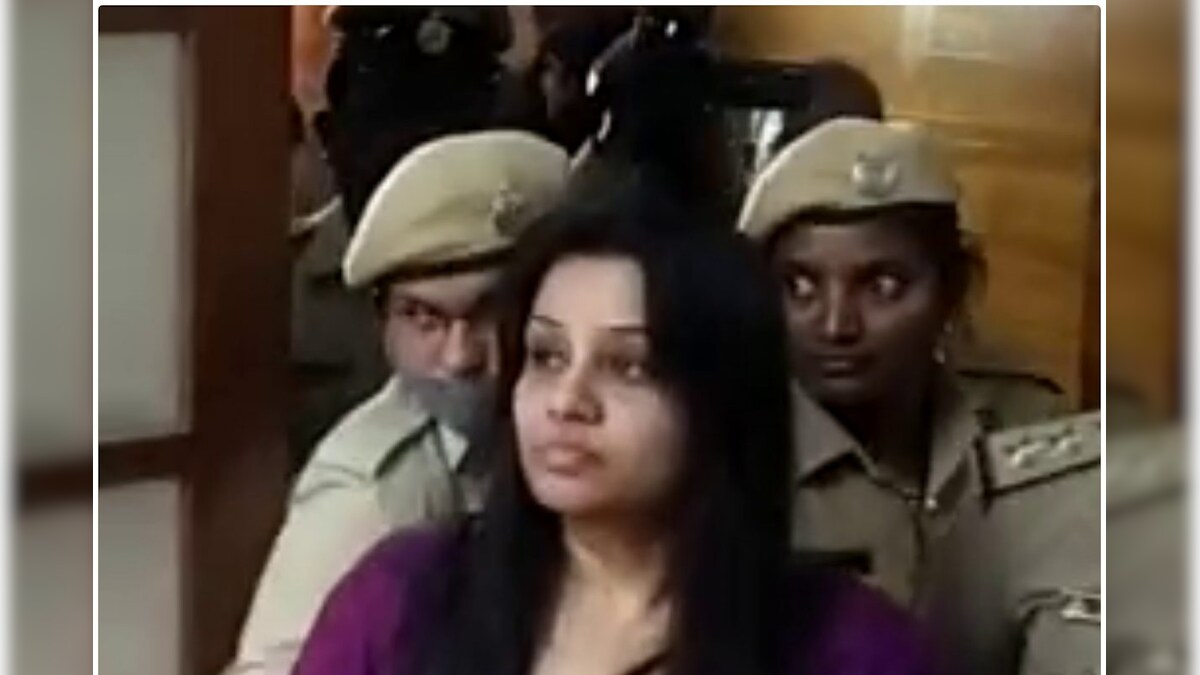 D Roopa-Rohini Sindhuri: 'ಯಾರಿಗೆ ಫೋಟೋ ಕಳುಹಿಸಿದ್ದಾರೆ ಅಂತ ರೋಹಿಣಿ ಹೇಳಲಿ ...