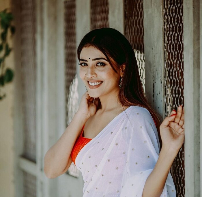 Sara Annaiah: ವೈಟ್ ಸೀರೆಯಲ್ಲಿ ಸಾರಾ ಅಣ್ಣಯ್ಯ, ಸಿಂಪಲ್ ಲುಕ್‍ನಲ್ಲೂ ಸುಂದ್ರಿ ...