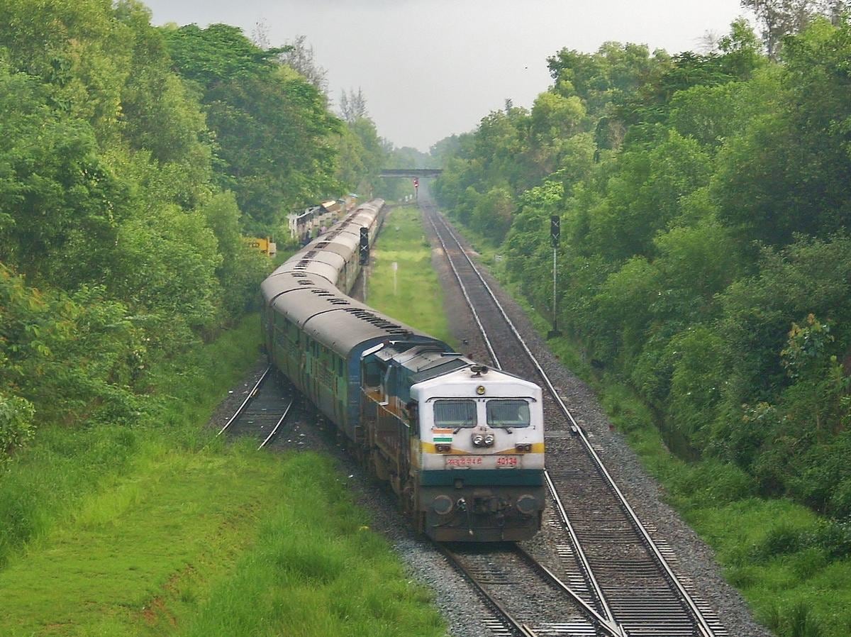 ಲಕ್ಷಾಂತರ ಜನರಿಗೆ ಬದುಕು ಕಟ್ಟಿಕೊಟ್ಟ ಪ್ರಖ್ಯಾತ ರೈಲಿಗೆ 25ರ ಪ್ರಾಯ! – News18 ಕನ್ನಡ