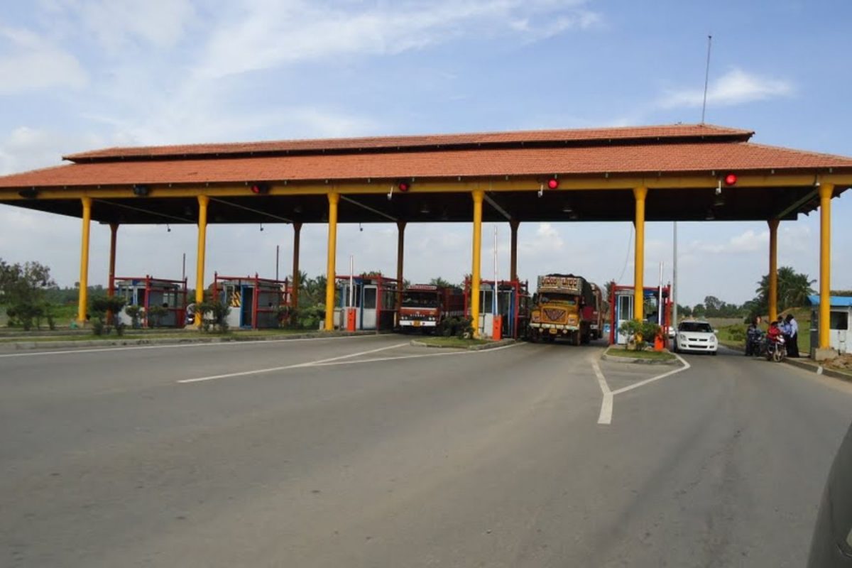 ರಸ್ತೆ ರಿಪೇರಿ ಮಾಡುವಾಗಲೂ ಟೋಲ್! ಪ್ರಮುಖ ಹೆದ್ದಾರಿ ಪ್ರಯಾಣಿಕರು ಹೈರಾಣ – News18 ಕನ್ನಡ