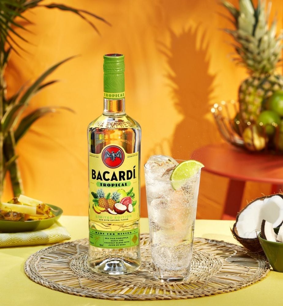 Bacardi Logo Facts: ಬಕಾರ್ಡಿ ಬಾಟಲ್ ನಲ್ಲಿ ಬಾವಲಿ ಚಿತ್ರ ಇರೋದೇ ಈ ಕಾರಣಕ್ಕಂತೆ ...