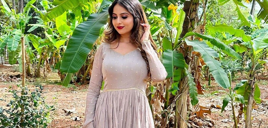 Niveditha Gowda: ಬಾಳೆ ತೋಟದಲ್ಲಿ ಕಂಗೊಳಿಸಿದ ನಿವೇದಿತಾ ಗೌಡ! ಇವರೇನಾ ಬೊಂಬೆ ಬೊಂಬೆ ಬೊಂಬೆ? | Actress ...