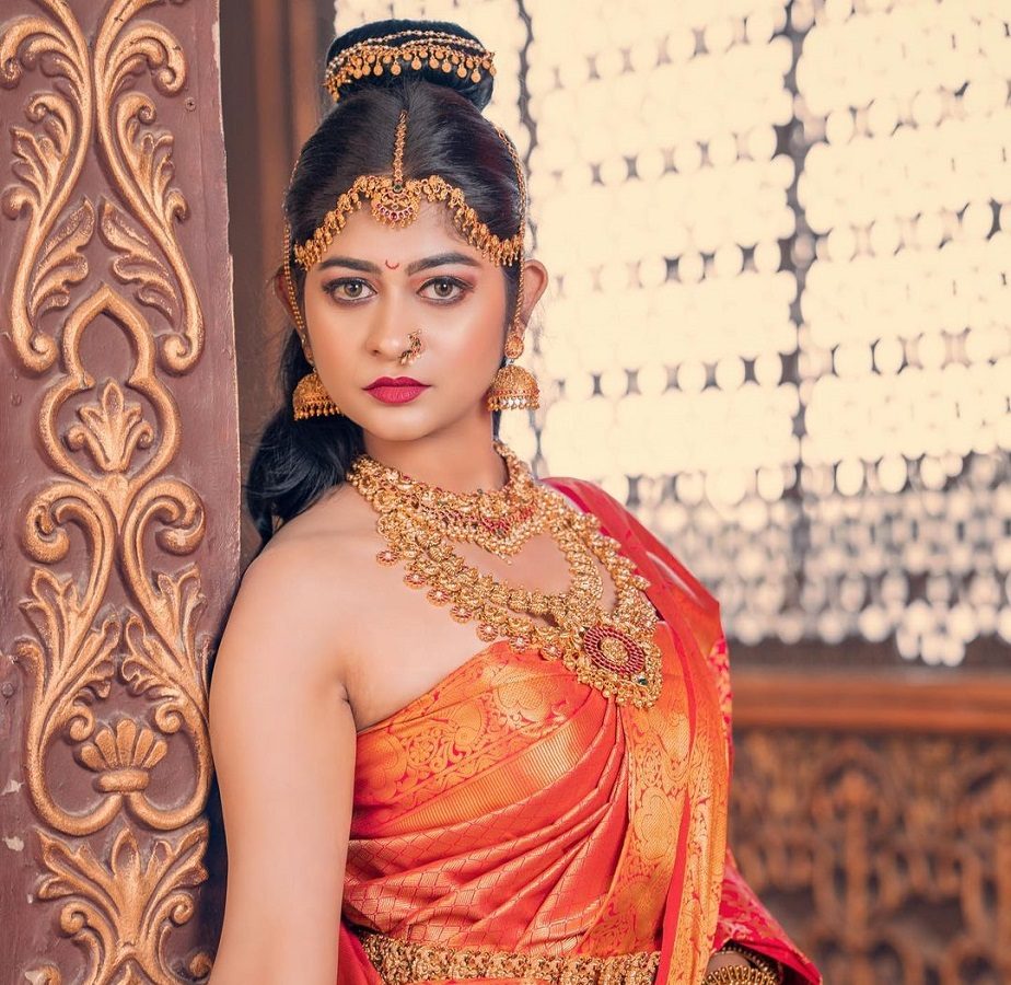 ಭಾಗ್ಯಲಕ್ಷ್ಮಿ ಧಾರಾವಾಹಿಯ ಪೂಜಾ ಹೊಸ ಫೋಟೋಶೂಟ್, ರಾಣಿಯಂತೆ ಕಂಗೊಳಿಸಿದ ಆಶಾ ...