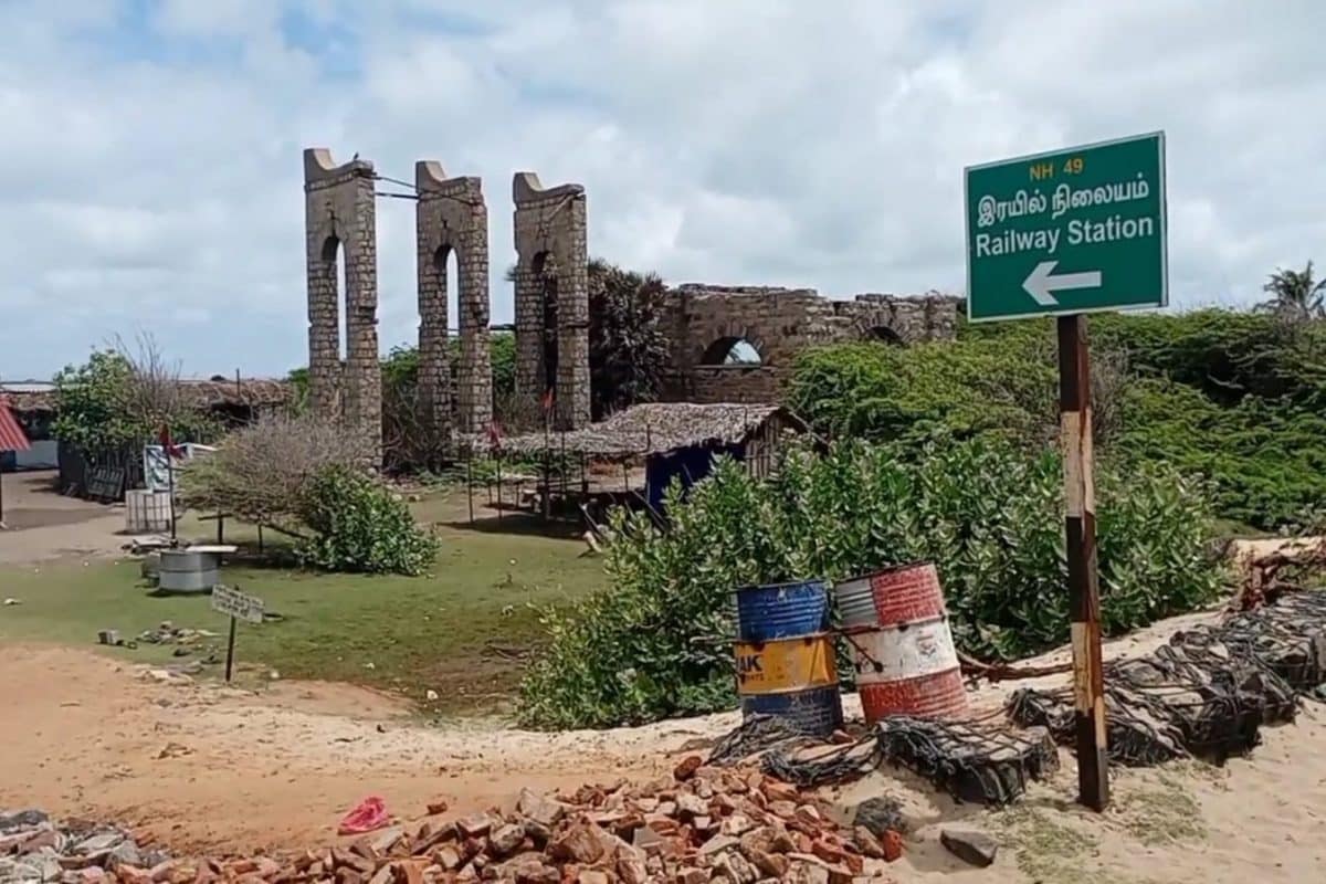Floating Stone: ರಾಮೇಶ್ವರದಲ್ಲಿವೆ ತೇಲುವ ಕಲ್ಲುಗಳು! | Rameshwaram floating ...