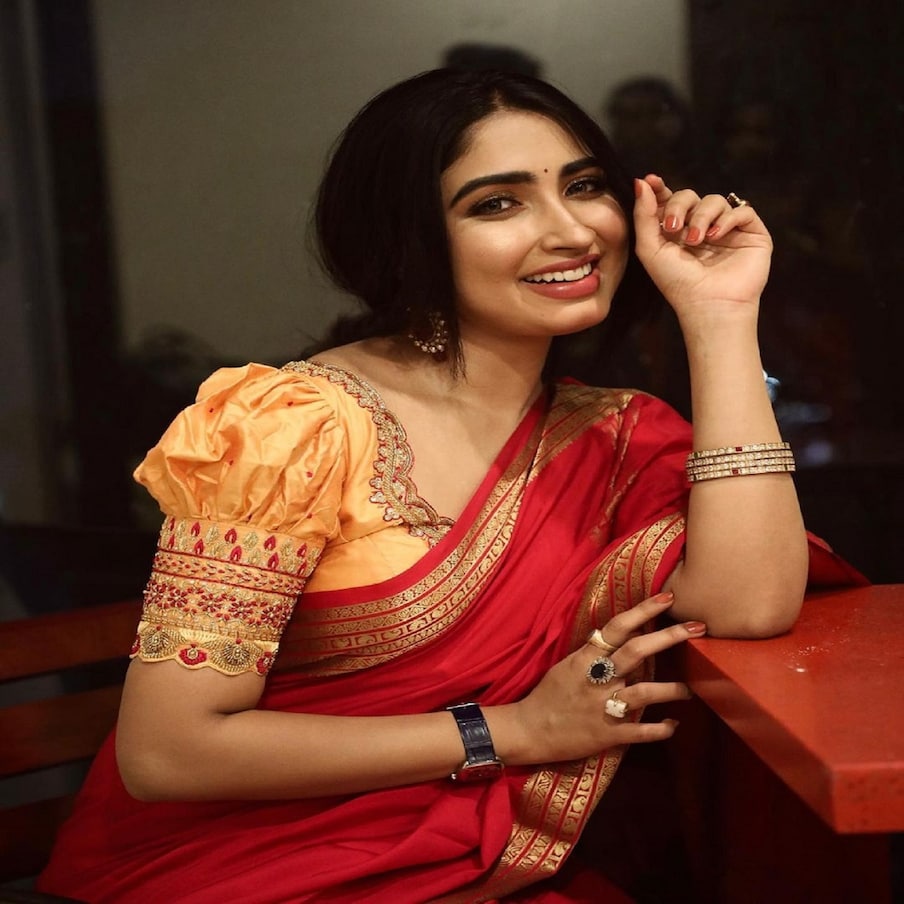 Actress Saanya Iyer shared a photo wearing a lehenga pvn | ಮಾಡ್ರನ್ ...
