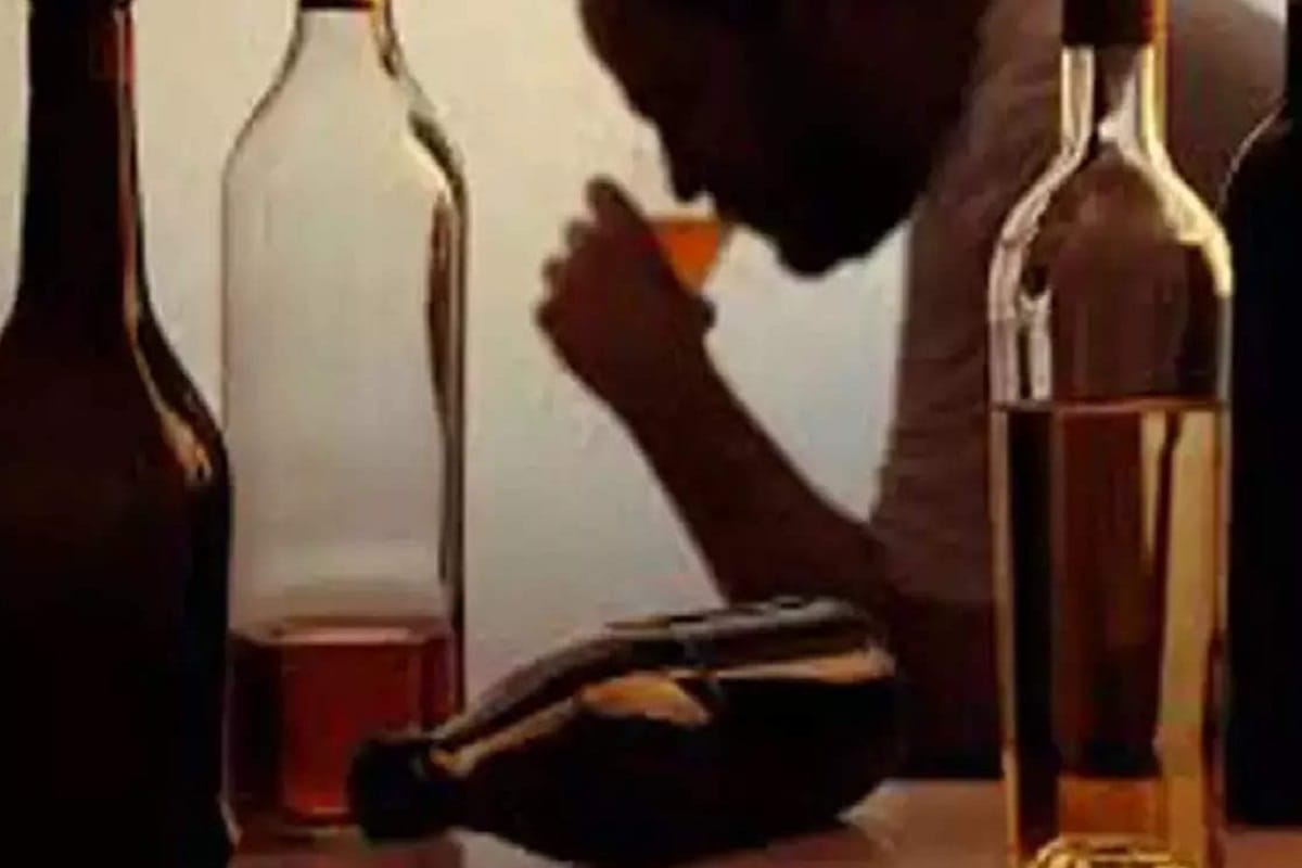 Alcohol Side Effect: ಇದು 'ಎಣ್ಣೆ' ಪ್ರಿಯರಿಗೆ ಕಿಕ್ ಇಳಿಸೋ ಸುದ್ದಿ! ಅತಿಯಾಗಿ ...