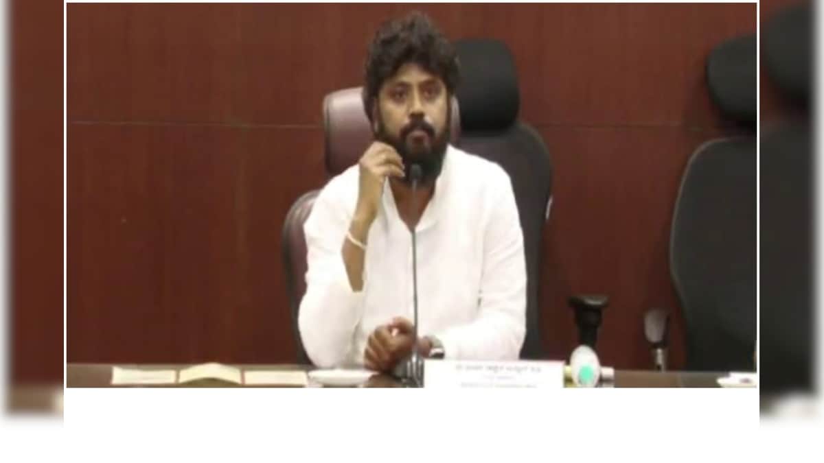 Pradeep Eshwar: ಮೊದಲು ನನ್ನ ಫ್ಲೆಕ್ಸ್ ಗಳನ್ನು ಕಿತ್ತು ಬೀಸಾಕಿ; ಅಧಿಕಾರಿಗಳಿಗೆ ...