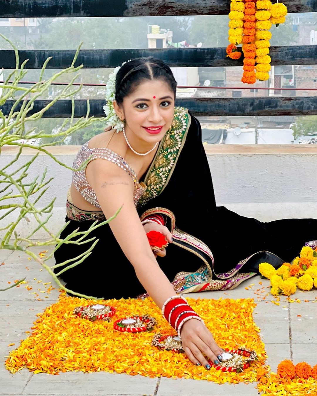 21 ವರ್ಷ ಹಿರಿಯನನ್ನು ಮದುವೆಯಾಗಿ ಸುದ್ದಿಯಾಗಿದ್ದ ಸ್ನೇಹಲ್ ರೈ ಕಾರು ಅಪಘಾತ ...