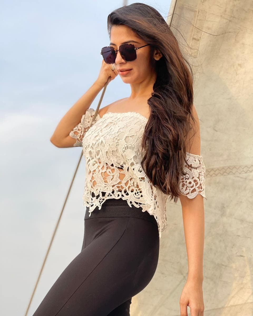 21 ವರ್ಷ ಹಿರಿಯನನ್ನು ಮದುವೆಯಾಗಿ ಸುದ್ದಿಯಾಗಿದ್ದ ಸ್ನೇಹಲ್ ರೈ ಕಾರು ಅಪಘಾತ ...