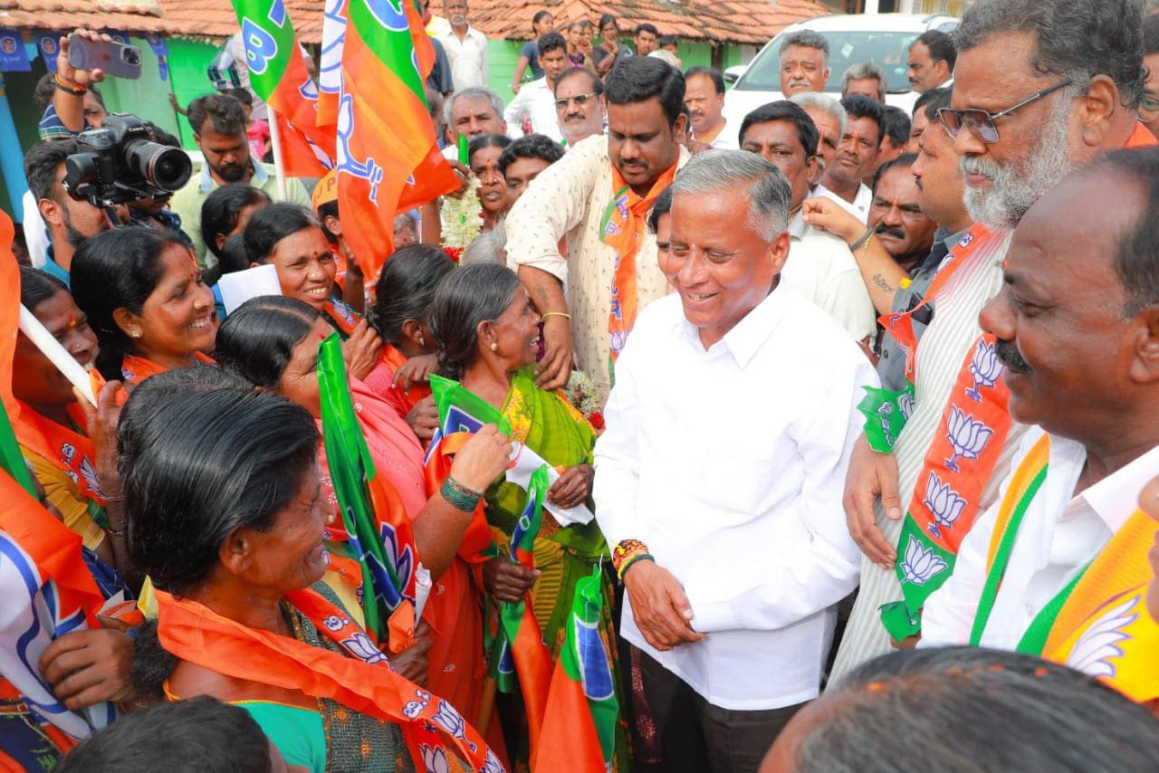 V Somanna: ಸಚಿವರಿಗೆ ಲೋ ಬಿಪಿ, ತಲೆ ಸುತ್ತು; ಅನಾರೋಗ್ಯದ ನಡುವೆಯೂ ಬಿರುಸಿನ ...