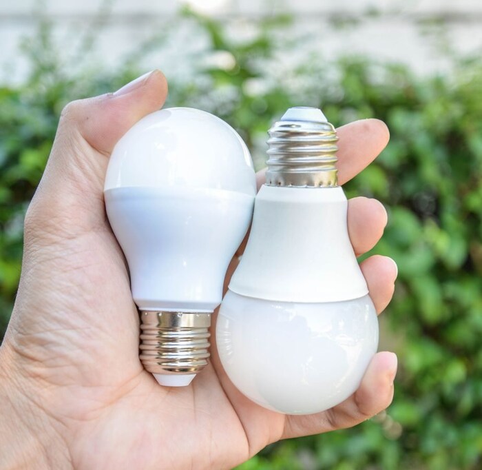 LED Bulb Facts: ರಾತ್ರಿಯಲ್ಲಿ ಸ್ವಿಚ್ ಆಫ್ ಮಾಡಿದ ನಂತರವೂ ಎಲ್ಇಡಿ ಬಲ್ಬ್ ಗಳು ...