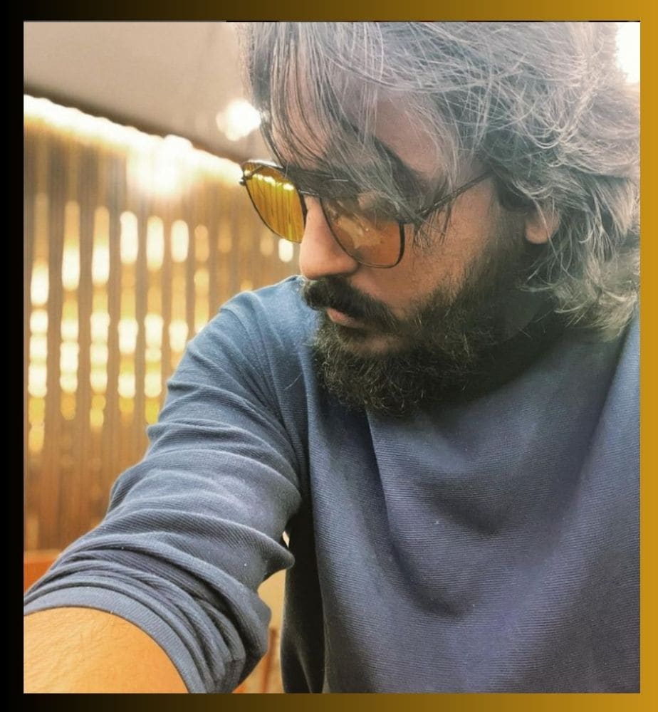 Vikram Ravichandran: ಕ್ರೇಜಿ ಸ್ಟಾರ್ ಪುತ್ರನ ಮಾಸ್ ಲುಕ್, ಶೂಟಿಂಗ್ ಸೆಟ್‌ನಲ್ಲೂ ...