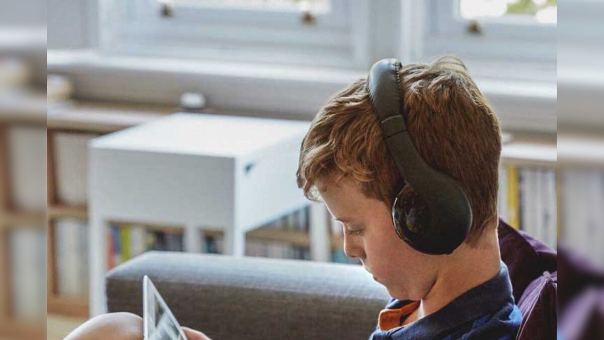 Headphones Side Effects: ಇಯರ್ ಬಡ್ಸ್ ಬಳಸಿ ಇಲ್ಲೊಬ್ಬನಿಗೆ ಕಿವಿಯೇ ಕೇಳಲ್ಲ ...