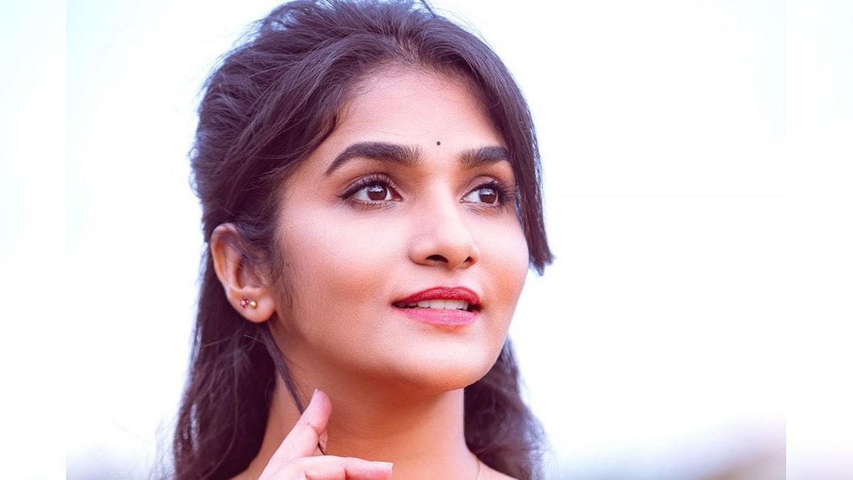 Divya Uruduga: ದಿವ್ಯಾ ಬ್ಯೂಟಿಫುಲ್ ಲುಕ್! ಚೆಂದುಳ್ಳಿ ಚೆಲುವೆ ಎಂದ ಫ್ಯಾನ್ಸ್