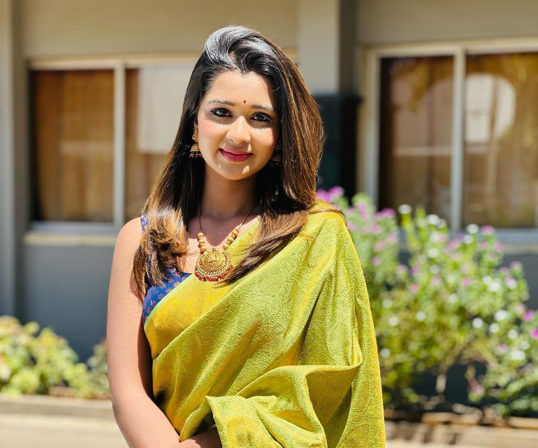 Ramachari Serial: ರಾಮಾಚಾರಿ ಬೆಡಗಿಯ ಸೂಪರ್ ಸೀರೆ ಲುಕ್! ಚಾರು ಸಖತ್ ಕ್ಯೂಟ್ – News18 ಕನ್ನಡ