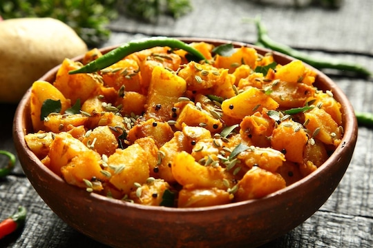 Aloo Recipe: ಪೂರಿ ಜೊತೆ ಸಾಗು ಅಲ್ಲ ಪಂಜಾಬಿ ದಮ್ ಆಲೂ ರೆಸಿಪಿ ಟ್ರೈ ಮಾಡಿ Try ...