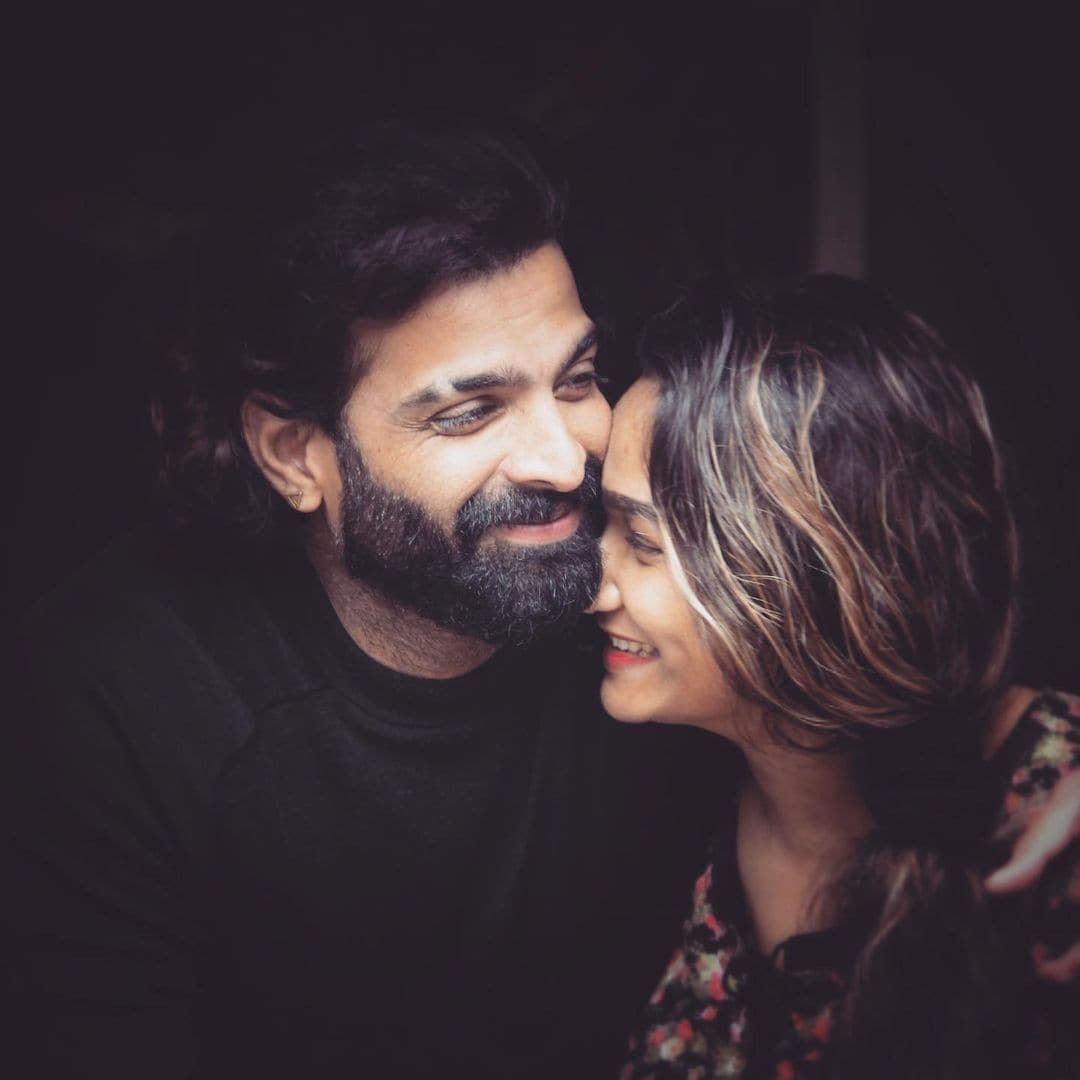 Bigg Boss: ವಿನಯ್ ಗೌಡಗೆ ಹೆಂಡ್ತಿ ಬಗ್ಗೆ ಈ ವಿಷ್ಯ ಇಷ್ಟವಂತೆ! ಫ್ಯಾಮಿಲಿ ಫೋಟೋಸ್ | Bigg Boss Kannada Vinay ...