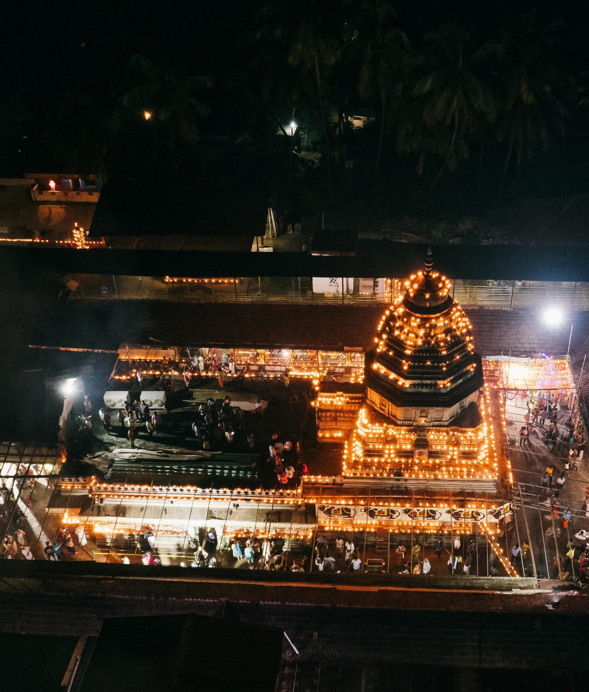 Gokarna Deepotsava: ಮಹಾಬಲೇಶ್ವರನ ಸನ್ನಿಧಾನದಲ್ಲಿ ದೀಪೋತ್ಸವ ಸಂಭ್ರಮ; ಹೇಗಿತ್ತು ...