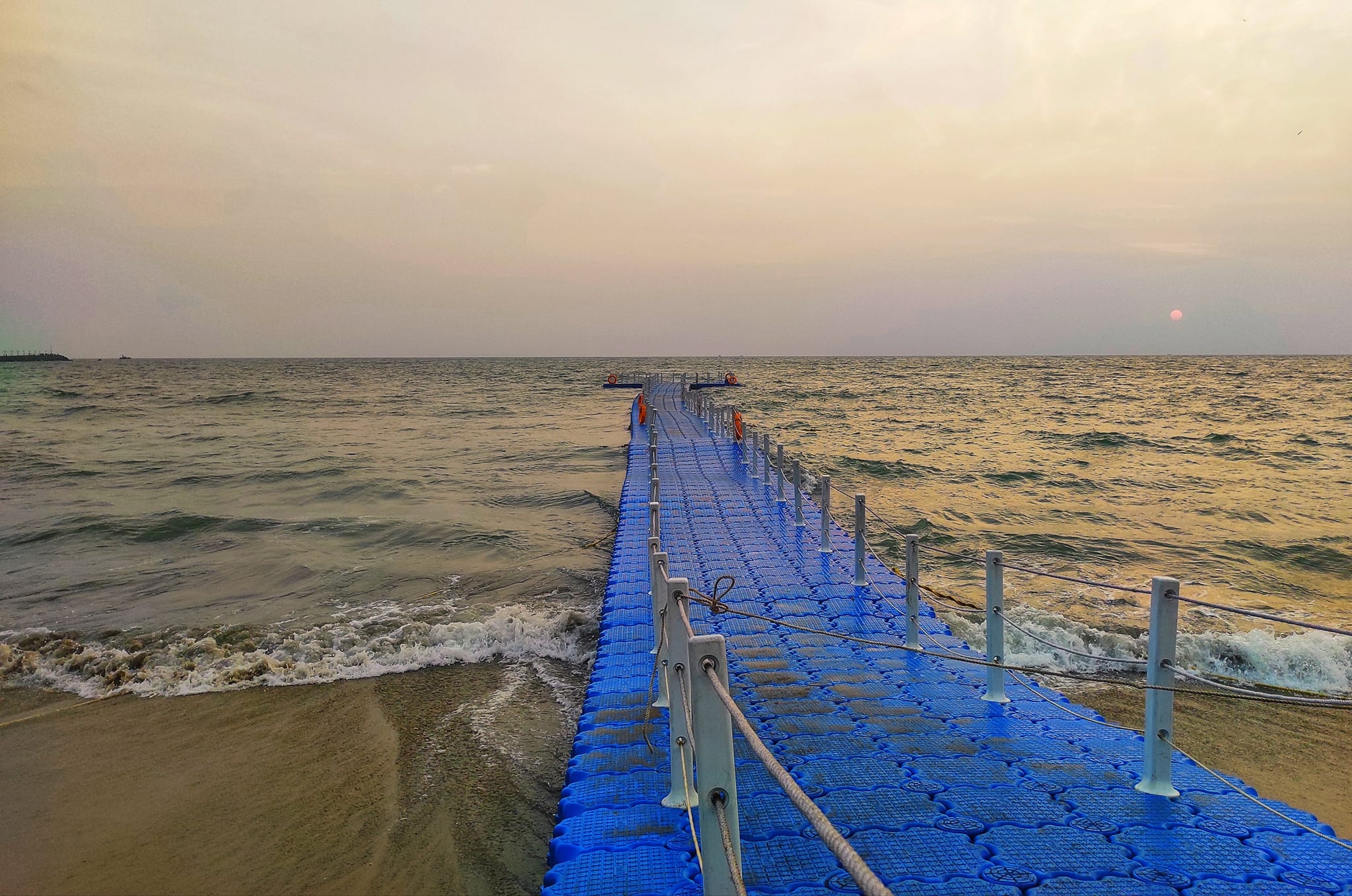 Panambur Beach: ಪಣಂಬೂರು ಬೀಚ್‌ನಲ್ಲಿ 150 ಮೀಟರ್‌ ಉದ್ದದ ತೇಲುವ ಸೇತುವೆ ...