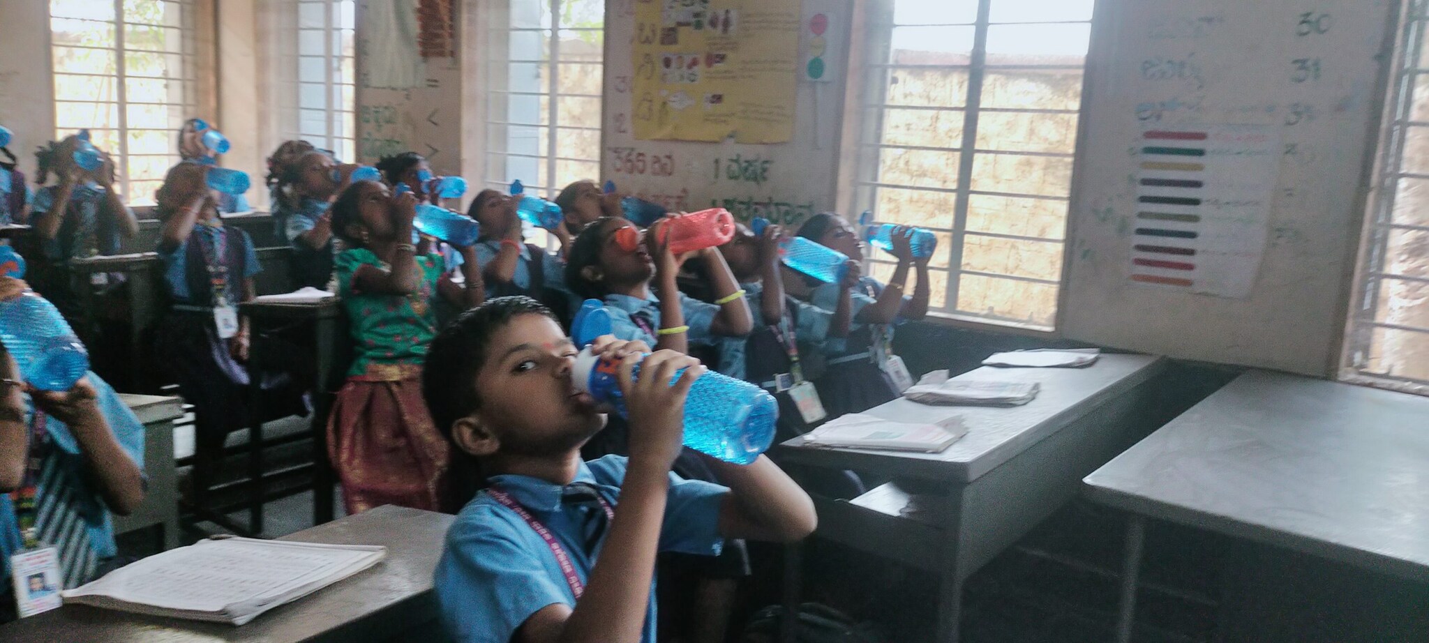 Water Bell: ಈ ಶಾಲೆಯಲ್ಲಿ ಮಕ್ಕಳಿಗೆ ನೀರು ಕುಡಿಯಲು ಬಾರಿಸುತ್ತಾರೆ ಘಂಟೆ | Water ...