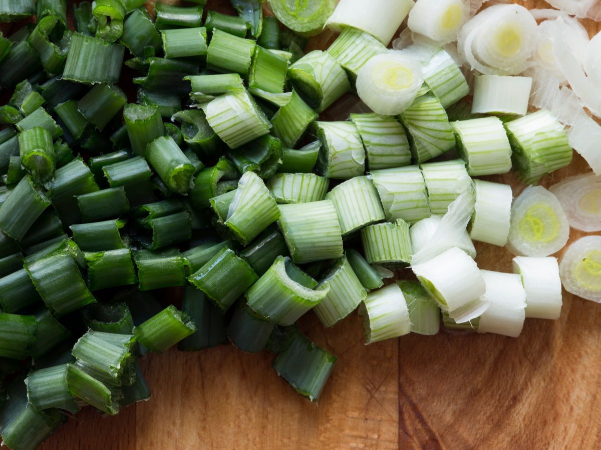 ಚಳಿಗಾಲದಲ್ಲಿ ಈರುಳ್ಳಿ ಹೂ ತಿಂದ್ರೆ ಈ ರೋಗಗಳು ನಿಮ್ಮತ್ತ ಸುಳಿಯೋದು ಇಲ್ಲ ...