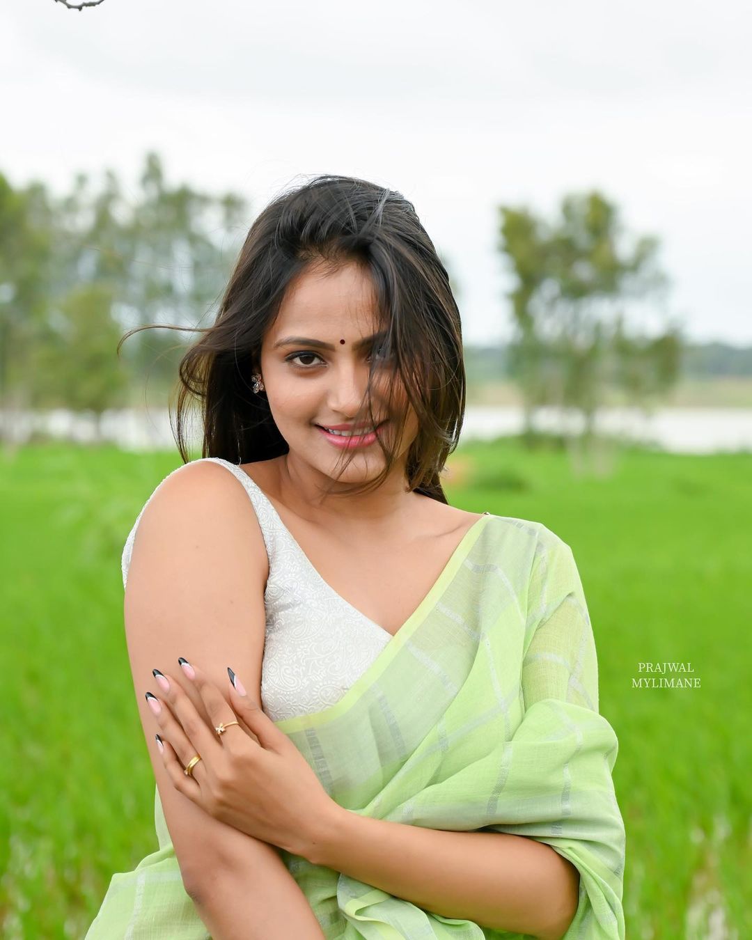 Bigg Boss 10: ನಮ್ರತಾ, ಸಂಗೀತಾಗಿಂತ ಸೂಪರ್! ಕಾರ್ತಿಕ್ ರಿಯಲ್ ಗರ್ಲ್ ಫ್ರೆಂಡ್ ಇವರೇನಾ? | netizen saying ...