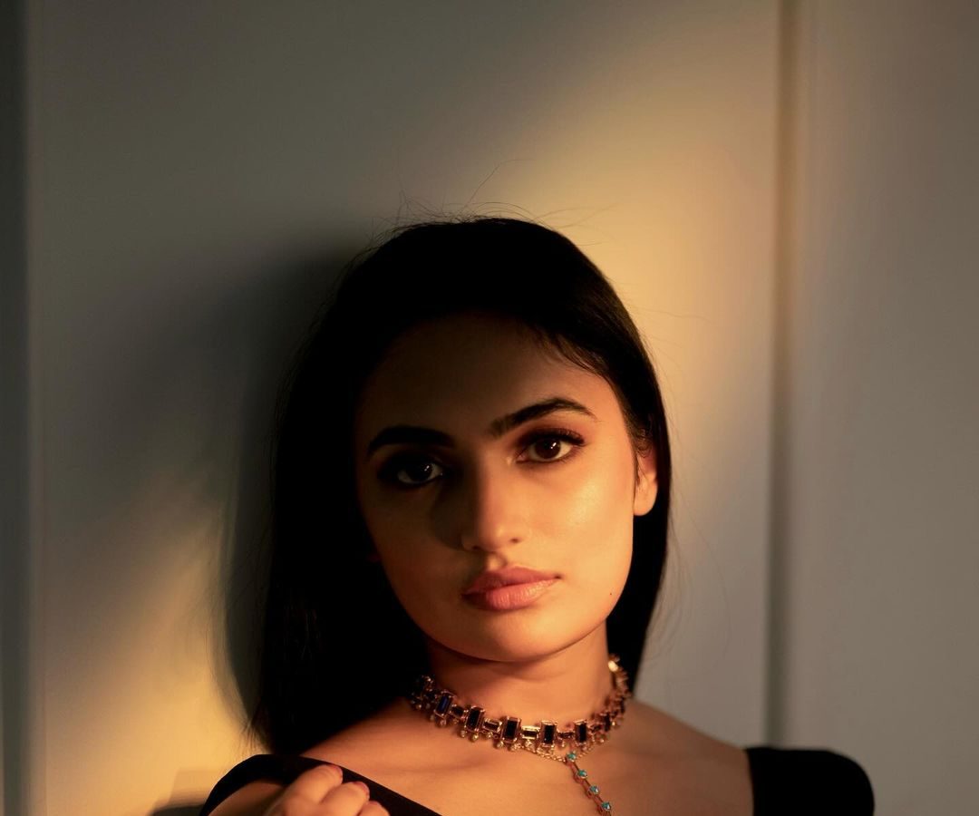 Rishika Naik: ಜೂನಿ ಚೆಲುವೆ ರಿಷಿಕಾ ನಾಯಕ್! ವೈಟ್ & ವೈಟ್ ನಲ್ಲಿ ಸ್ಟನ್ನಿಂಗ್ ಲುಕ್ | Rishika naik juni ...