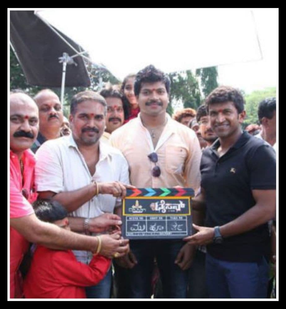 ವಿನೋದ್ ಪ್ರಭಾಕರ್ ಕ್ಯಾರವಾನ್‌ನಲ್ಲಿ ಅಪ್ಪು ಫೋಟೋ ಇರೋದು ಯಾಕೆ? ಸೀಕ್ರೆಟ್ ಇಲ್ಲಿದೆ ...