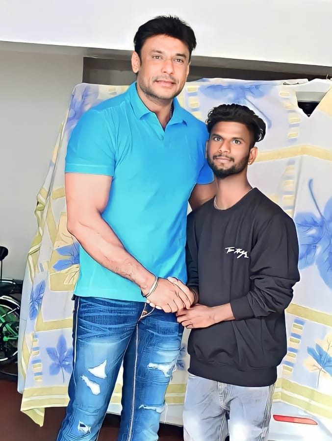 Darshan Birthday: ನೆಚ್ಚಿನ ದರ್ಶನ್ ಜೊತೆ ಅಭಿಮಾನಿಗಳ ಫೋಟೋಸ್ ಇಲ್ಲಿವೆ ನೋಡಿ ...