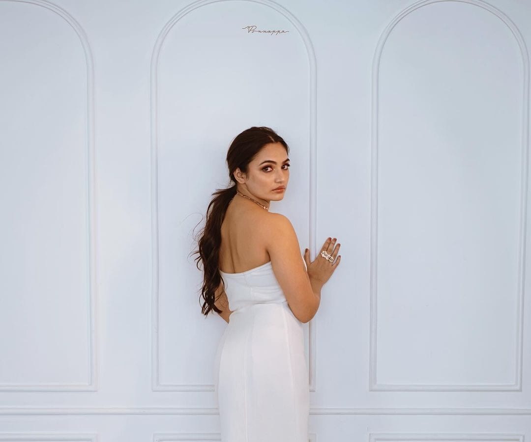 Rishika Naik: ಜೂನಿ ಚೆಲುವೆ ರಿಷಿಕಾ ನಾಯಕ್! ವೈಟ್ & ವೈಟ್ ನಲ್ಲಿ ಸ್ಟನ್ನಿಂಗ್ ಲುಕ್ | Rishika naik juni ...