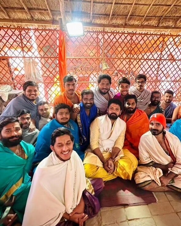 ಅಯೋಧ್ಯೆಯಲ್ಲಿ ನಟ ರಕ್ಷಿತ್ ಶೆಟ್ಟಿ! ಬಾಲ ರಾಮನನ್ನು ಕಣ್ತುಂಬಿಕೊಂಡ ಸಿಂಪಲ್ ಸ್ಟಾರ್ ...