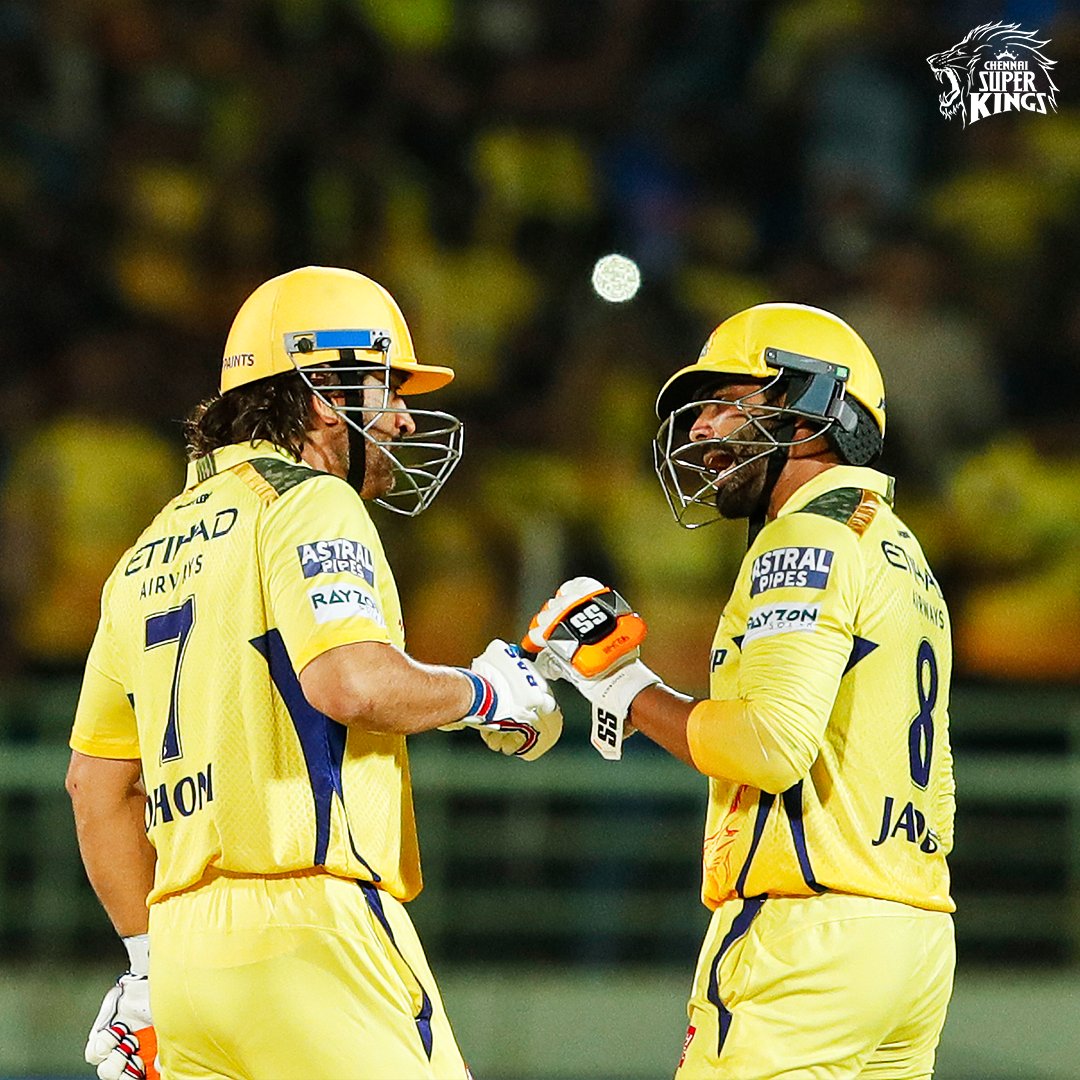 ಧೋನಿ ಸಿಕ್ಸ್‌ಗೆ ವೈಜಾಗ್ ಸ್ಟೇಡಿಯಂ ಶೇಕ್ ಶೇಕ್! ಮಾಹಿ ಬರುತ್ತಿದ್ದಂತೆ ಭಾವುಕರಾದ ...