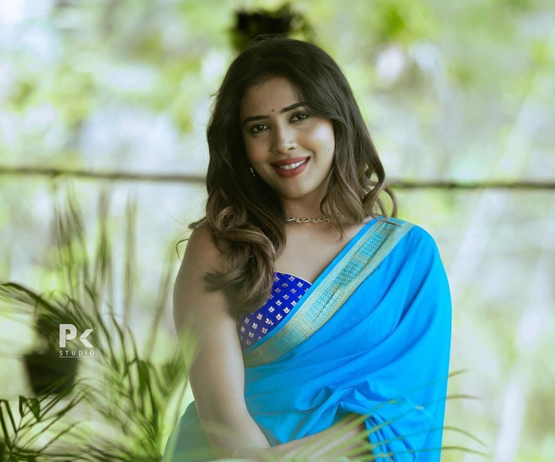 Sara Annaiah: ಆಕಾಶನೀಲಿ ಬಣ್ಣದ ಸೀರೆಯಲ್ಲಿ ಸಾರಾ ಅಣ್ಣಯ್ಯ! ಮಹಿಳಾ ದಿನದಂದು ...