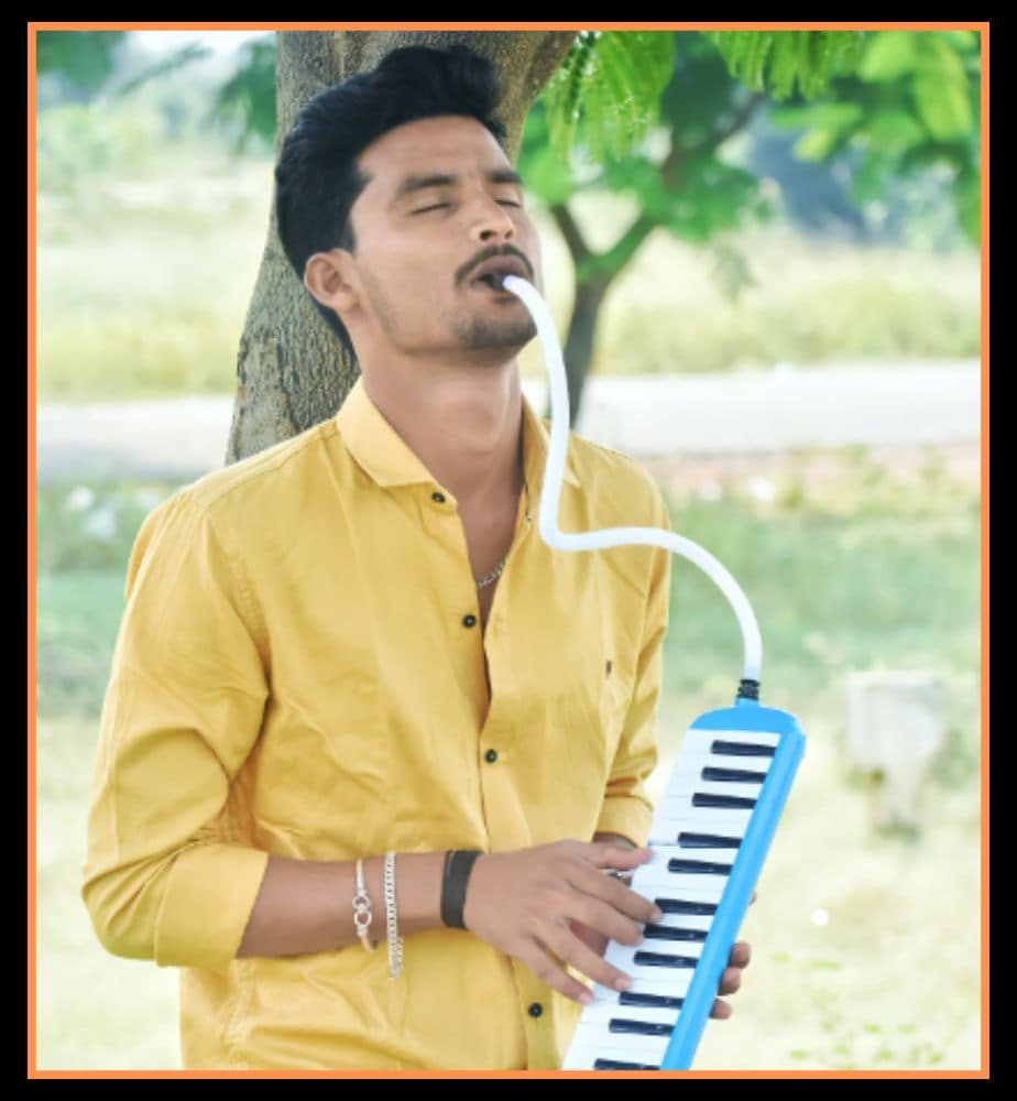 'ಅಂದು ನಾ ಡ್ರೈವರ' , 'ಇಂದು ಬೆಲ್ಲದ ಚಹಾ' ಹಾಡು ಸಖತ್ ವೈರಲ್ ! ಹೊಸ ಕ್ರೇಜ್ ...