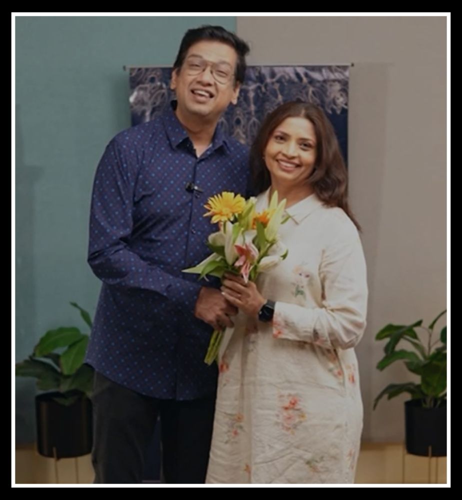 ಸ್ಯಾಂಡಲ್‌ವುಡ್‌ನ ಹೆಸರಾಂತ ಗಾಯಕನ ರೊಮ್ಯಾಂಟಿಕ್ ಡ್ಯಾನ್ಸ್; ಪತ್ನಿ ಕೊಟ್ರು ಸಖತ್ ...