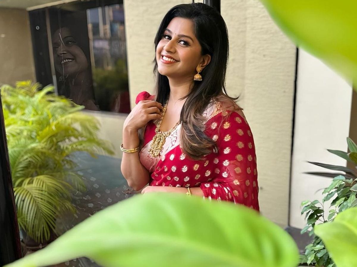 Anchor Anushree: ಬೊಟ್ಟು ಬೊಟ್ಟು ಸೀರೆಯಲ್ಲಿ ಪುಟ್ಟ ಸುಂದರಿ! ಆ್ಯಂಕರ್ ಅನುಶ್ರೀ ...