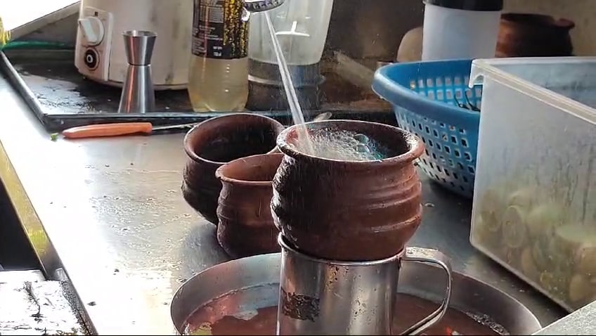 Mysuru Matka Soda: ಮೈಸೂರಲ್ಲಿ ಮಡಿಕೆ ಸೋಡಾ ಹವಾ; ಹೊಸ ಬಗೆಯ ಟೇಸ್ಟ್‌ಗೆ ಜನ ಫಿದಾ ...