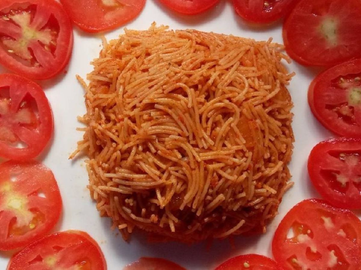 ಬಾತ್ ಅಲ್ಲ ಟೊಮೆಟೊ ಶ್ಯಾವಿಗೆ ಟೇಸ್ಟ್ ನೋಡಿ; 5 ನಿಮಿಷದಲ್ಲೇ ತಟ್ಟೆ ಖಾಲಿ ಆಗುತ್ತೆ ...