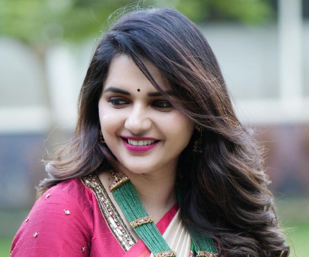 Darshan: ವಿಜಯಲಕ್ಷ್ಮಿ-ಪವಿತ್ರಾ ಗೌಡ ಸೋಷಿಯಲ್ ಮೀಡಿಯಾ ವಾರ್! ಒಬ್ಬರನ್ನು ಕಂಡ್ರೆ ...