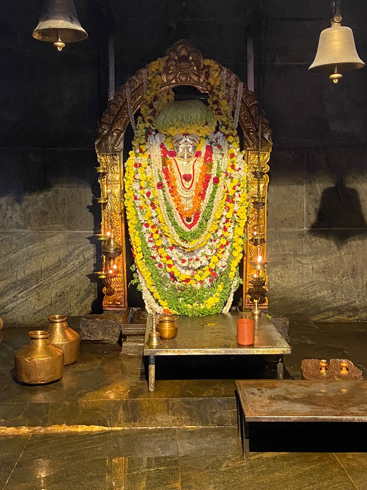 Shani Jayanti: ಈ ಶನೀಶ್ವರ ದೇಗುಲದ ತೀರ್ಥ ಸೇವಿಸಿ ಕುಡಿತದ ಚಟ ಬಿಟ್ಟ ಭಕ್ತರ ...