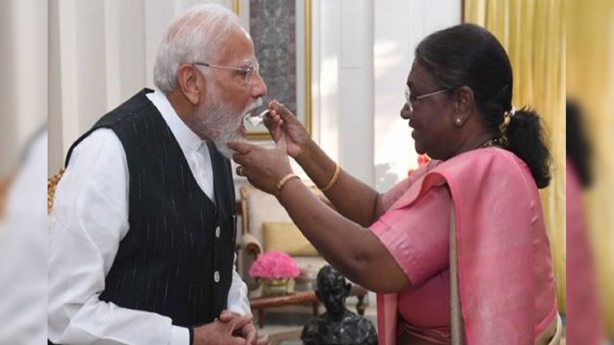 ಸಿಹಿ ತಿನ್ನಿಸಿ ಮೋದಿನ ಸ್ವಾಗತಿಸಿದ ರಾಷ್ಟ್ರಪತಿ; ಶುಭ ಕಾರ್ಯಕ್ಕೂ ಮುನ್ನ ಮೊಸರು ...