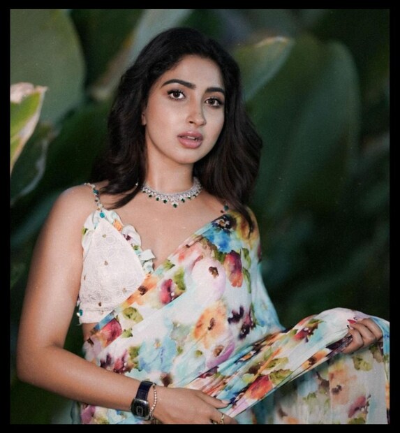 Saanya Iyer: ಸ್ಯಾಂಡಲ್‌ವುಡ್‌ ಸುಂದರಿ ಸಾನ್ಯ ಅಯ್ಯರ್; ಚೆಂದದ ನೋಟ ಅಂದದ ಉಡುಗೆ ...