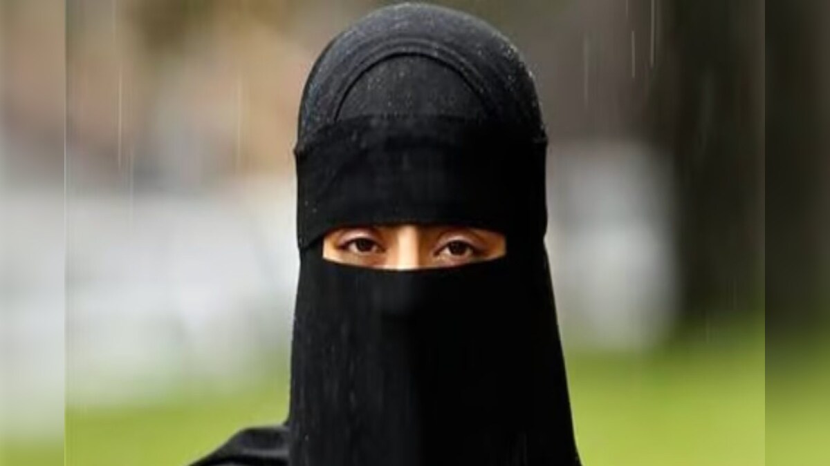 Dress Code: ವಿಲೇಜ್ ಅಕೌಂಟೆಂಟ್ ಪರೀಕ್ಷೆಯಲ್ಲಿ ಹಿಜಾಬ್‌ಗೆ ತಡೆ! ಮತ್ತೊಂದೆಡೆ ...