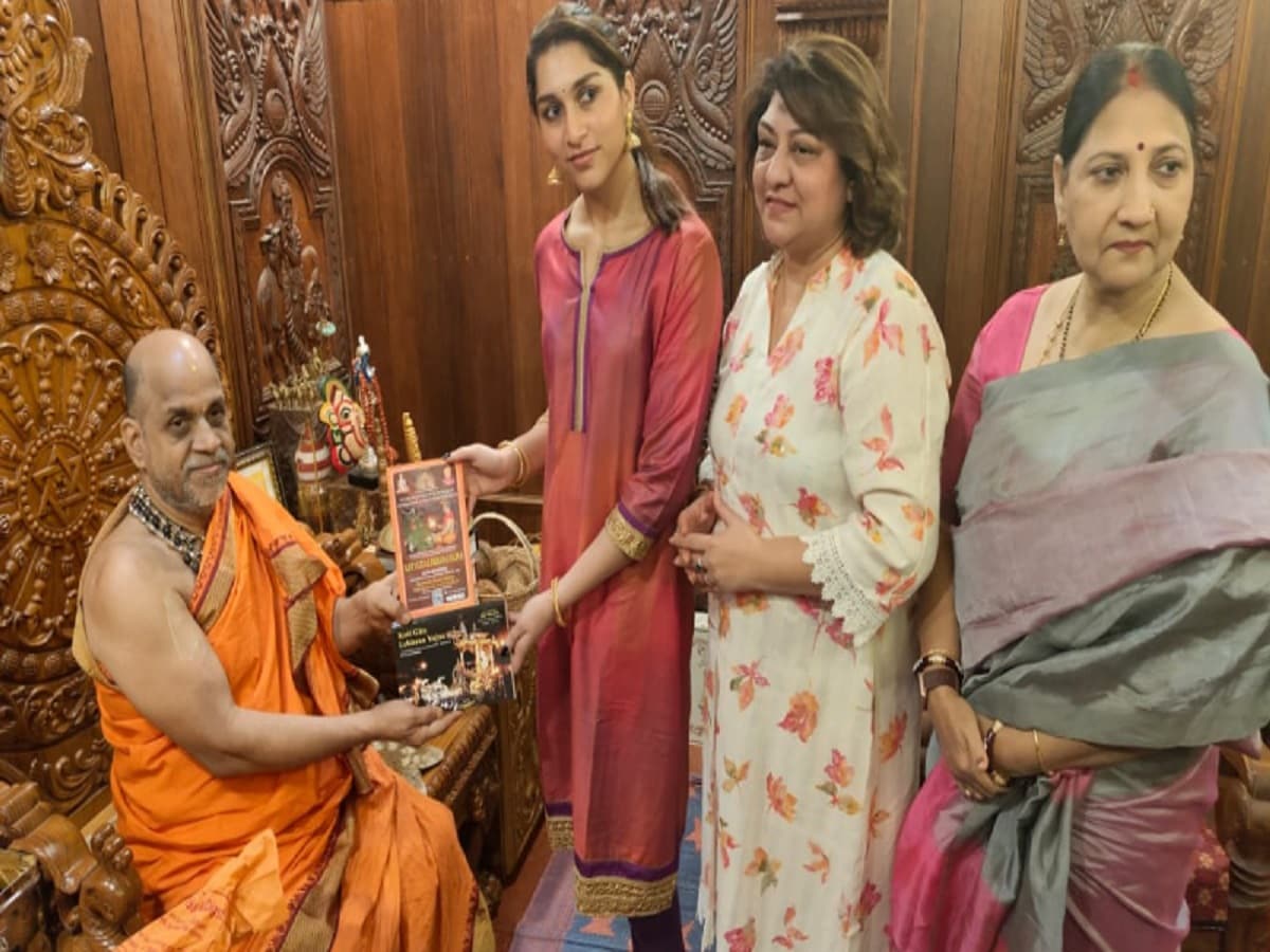 Malashree: ಉಡುಪಿ ಶ್ರೀಕೃಷ್ಣನ ಸನ್ನಿಧಿಯಲ್ಲಿ ಮಾಲಾಶ್ರೀ, ಮಗಳೊಂದಿಗೆ ಯಜ್ಞದೀಕ್ಷೆ ...