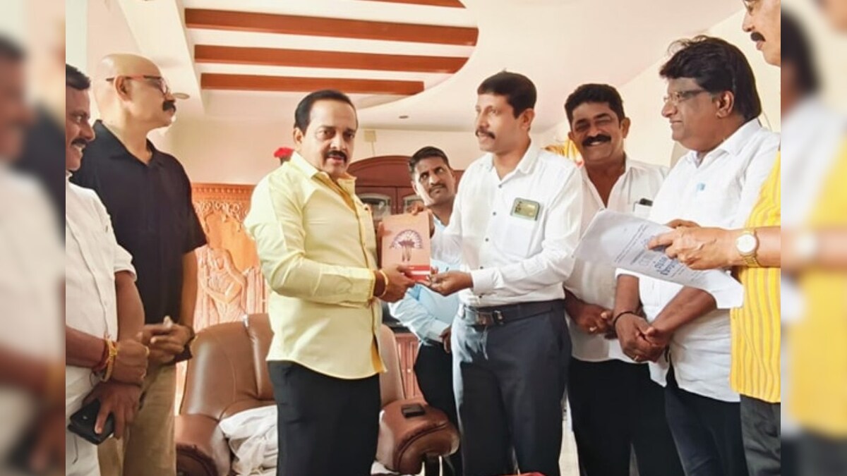 ಮನೆಗೊಂದು ಗ್ರಂಥಾಲಯ ಅಭಿಯಾನಕ್ಕೆ ಚಾಲನೆ, 10 ಸಾವಿರ ಮೌಲ್ಯದ ಪುಸ್ತಕ ಖರೀದಿಸಿದ ...