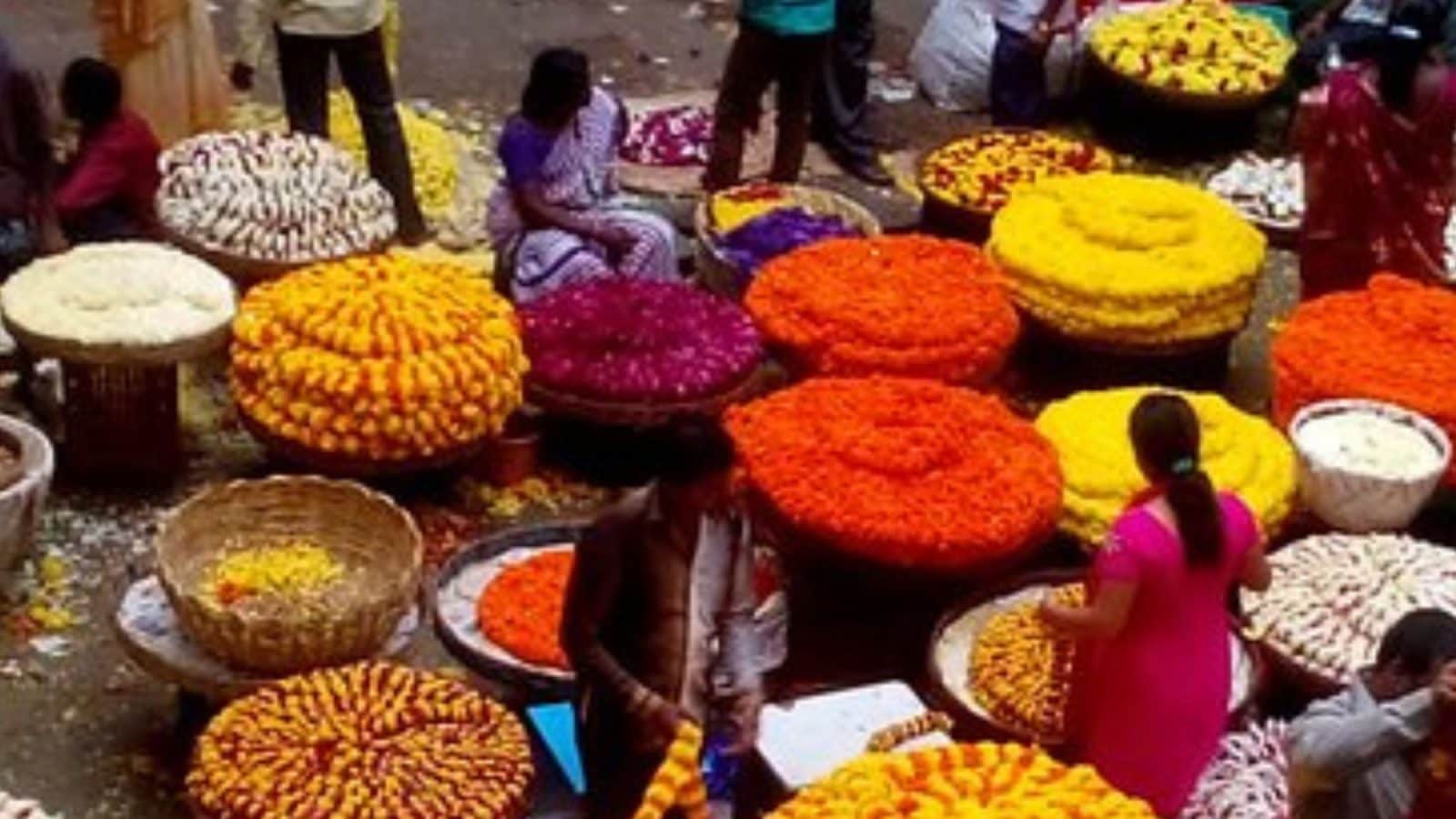 Ugadi: ಯುಗಾದಿ ಹಬ್ಬಕ್ಕೆ ಗಗನಕ್ಕೇರಿದ ಹೂವಿನ ಬೆಲೆ! ಯಾವ ಹೂವಿಗೆ ಎಷ್ಟಿದೆ ರೇಟ್ ...