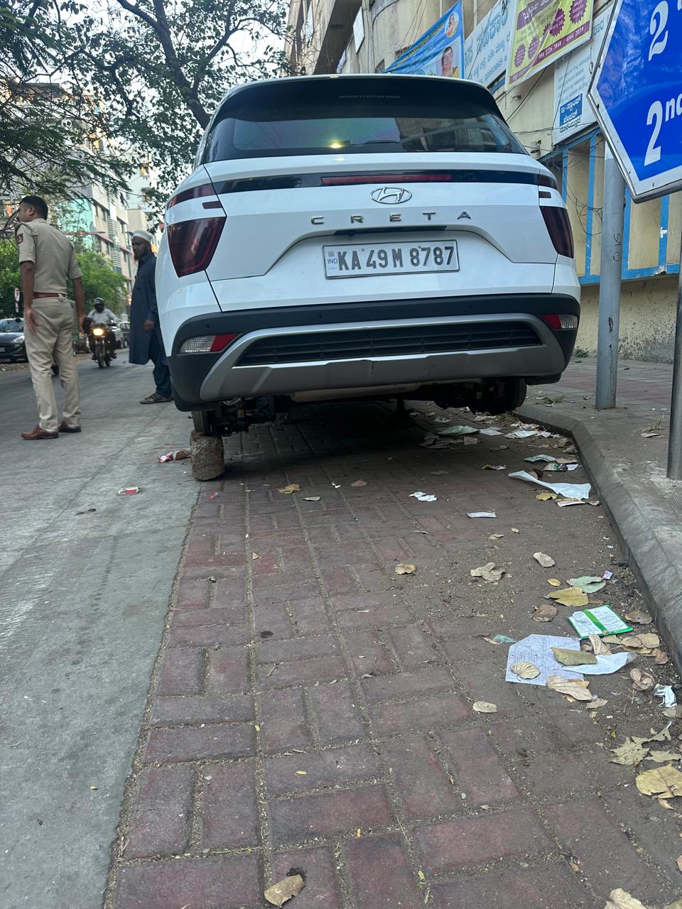 Car Tire Theft: ಇನ್ನೋವಾದಲ್ಲಿ ಬಂದು ಕಳ್ಳತನ; ಕಾರಿನ ನಾಲ್ಕೂ ಚಕ್ರ ಕದ್ದು ...