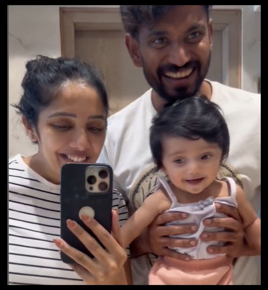 Darling Krishna: ಲವ್ ಯು ಚಿನ್ನ ಎಂದ ಅಪ್ಪ ಅಮ್ಮನ ಹಾಡಿಗೆ ಕಿಲ...ಕಿಲನೇ ನಕ್ಕು ...