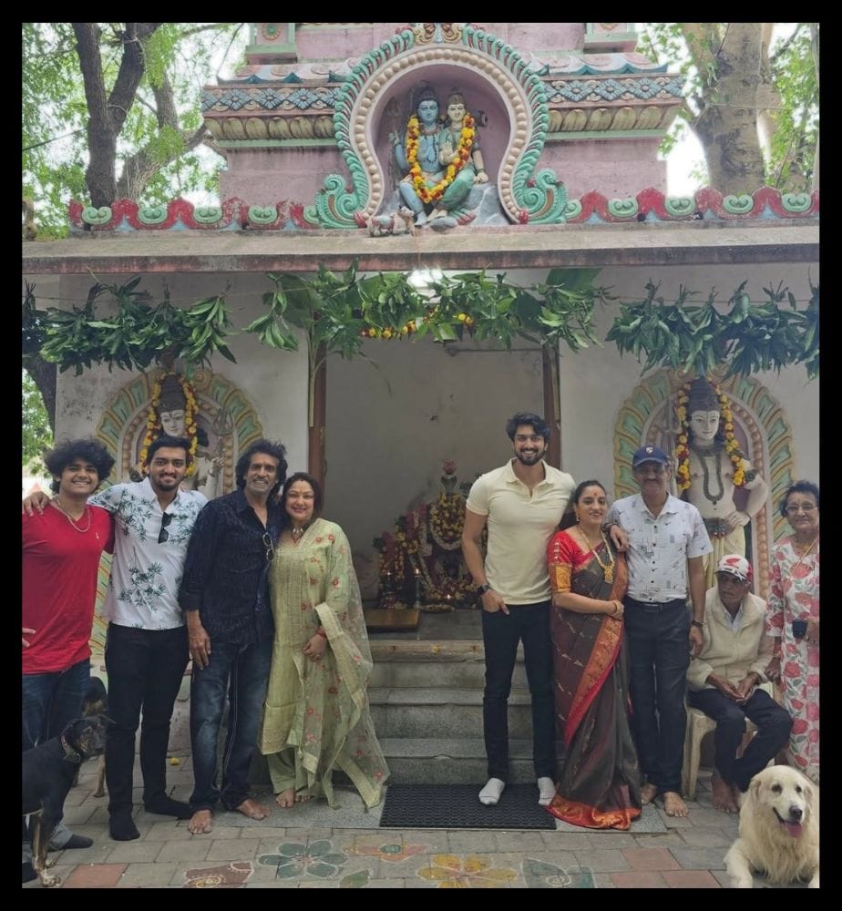 Upendra Family: ನಾಗರಪಂಚಮಿ ಆಚರಿಸಿದ ರಿಯಲ್ ಸ್ಟಾರ್! ಉಪೇಂದ್ರ ಸ್ಪೆಷಲ್ ಫೋಟೋಸ್ ...